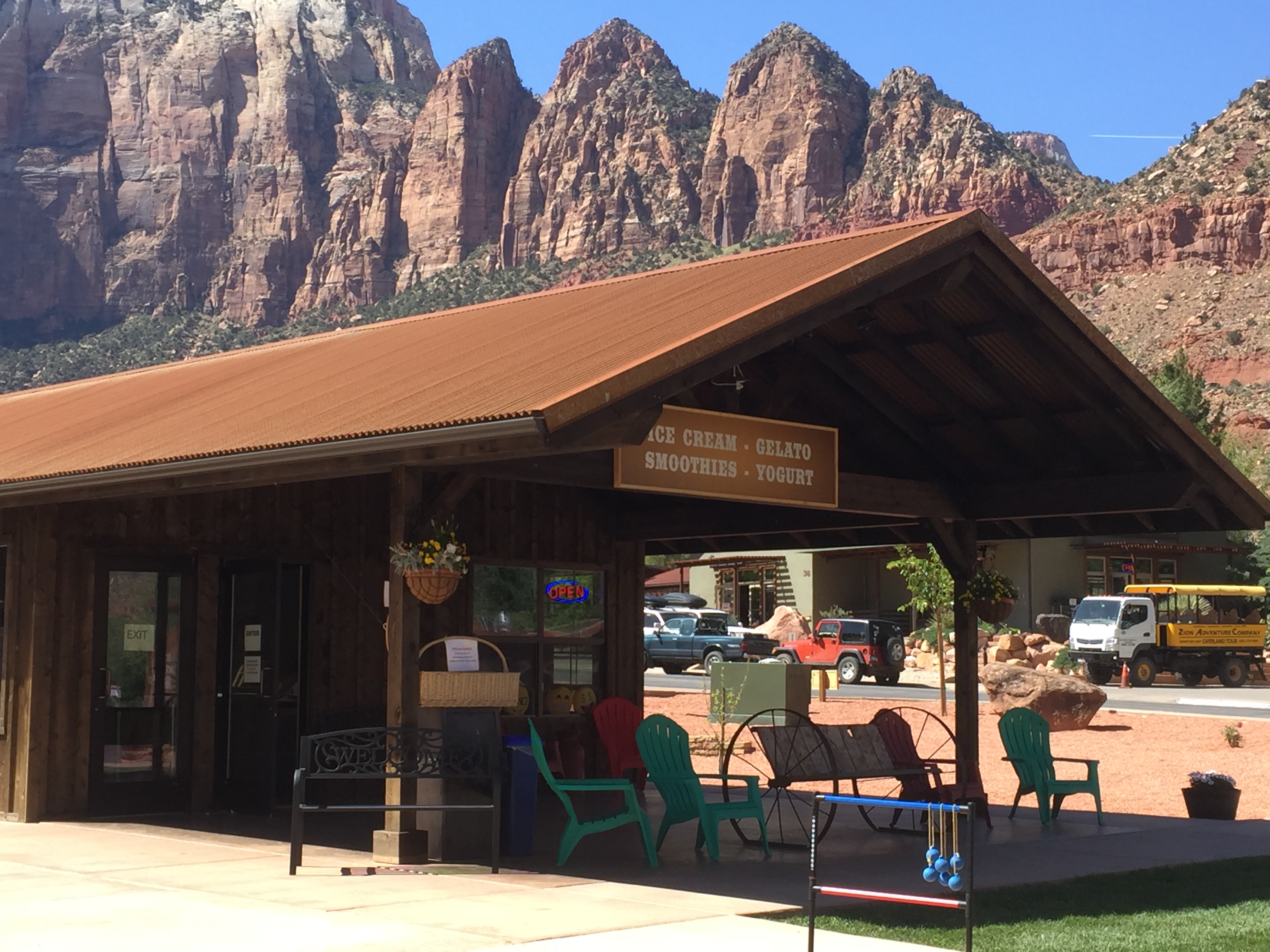 Gallery – HOODOOS GENERAL STORE & DELI